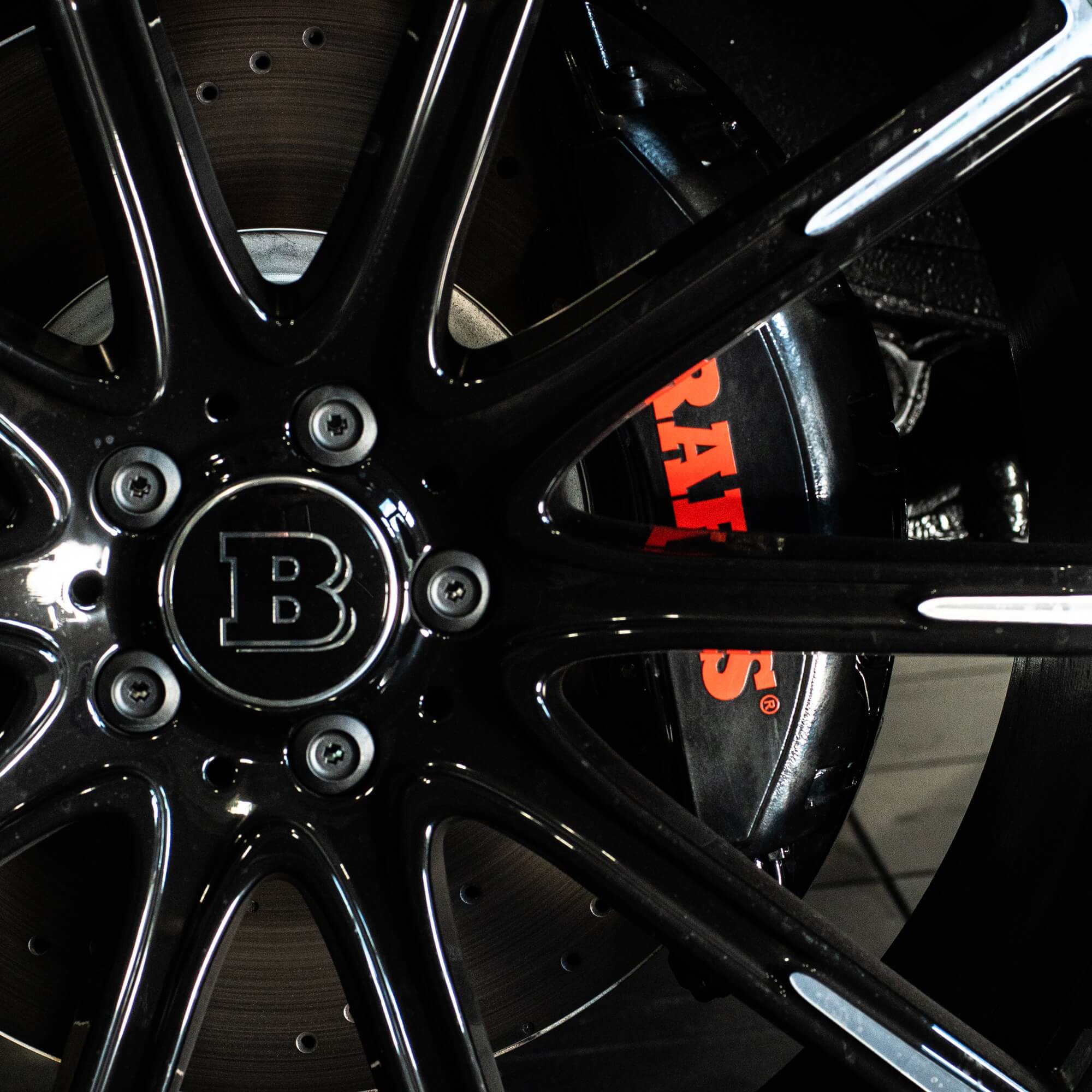 BRABUS 800 Hyacinth Red Metallic G63 AMG | VCentrum